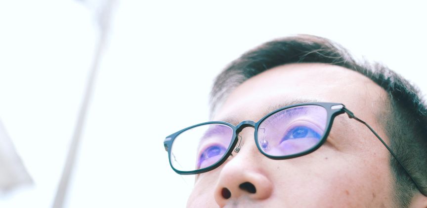 Blue Light Glasses | The Ultimate Guide to Understanding How They Work